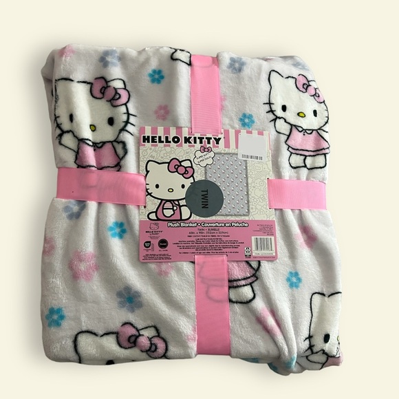 Hello Kitty | Bedding | Hello Kitty Plush Blanket Twin | Poshmark